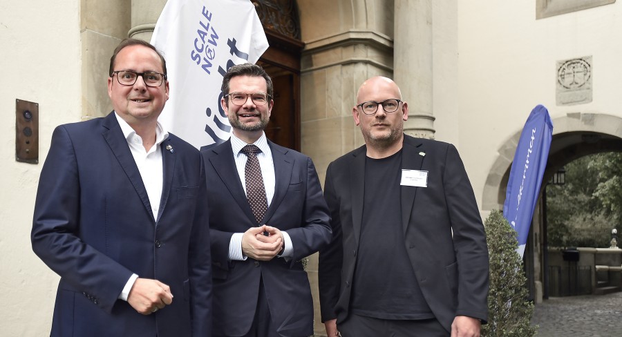 Oberbürgermeister begrüßt zur Abendveranstaltung des Unternehmens Scale ...