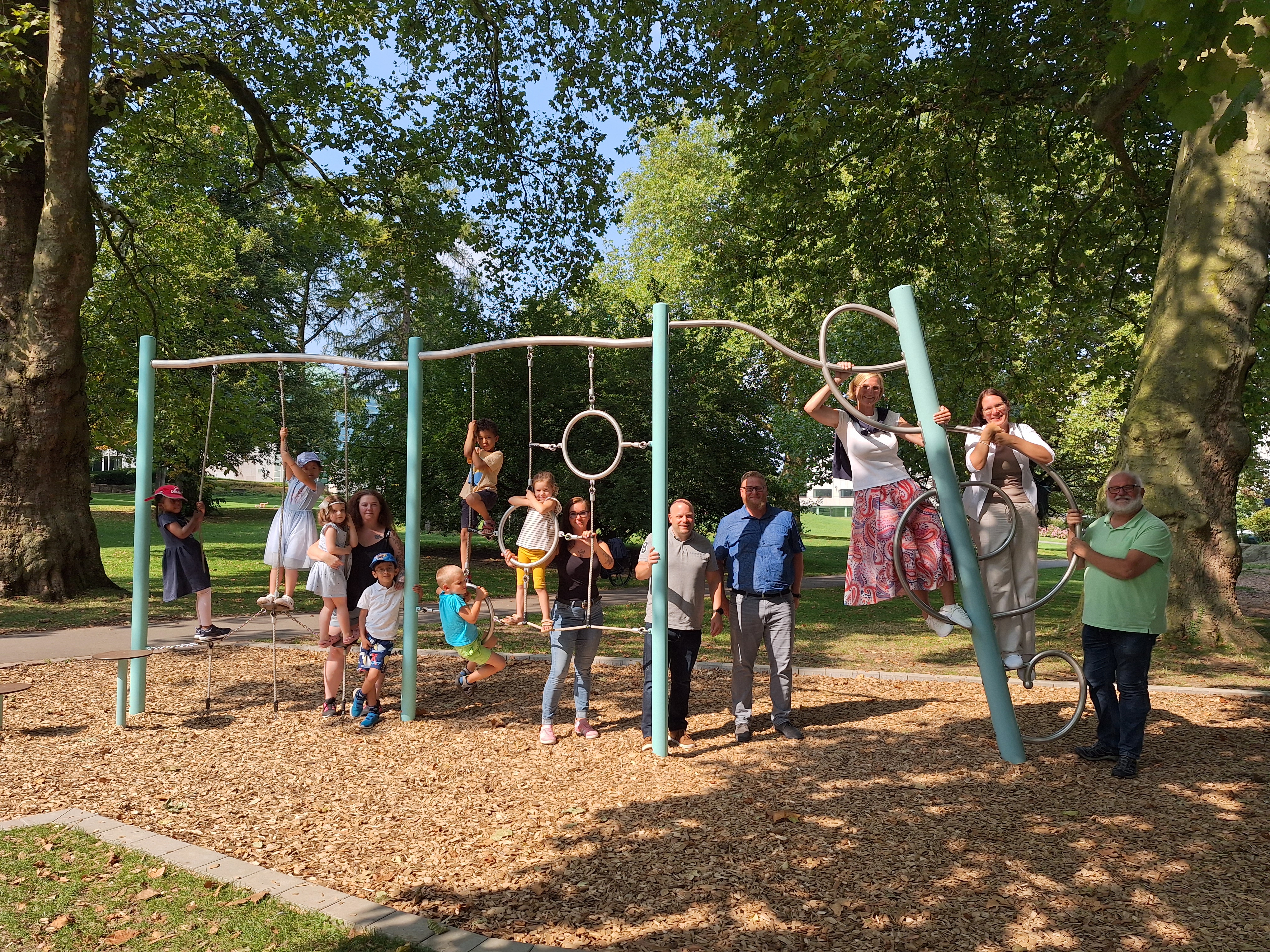 Umgestaltung des Spielplatzes Stadtgarten im Südviertel abgeschlossen ...