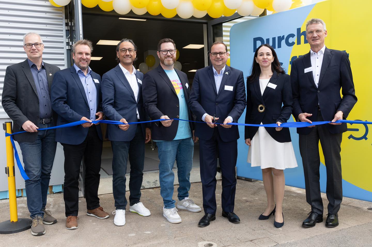 Oberbürgermeister Thomas Kufen bei der Eröffnung der neuen Ausbildungswerkstatt der Open Grid ...