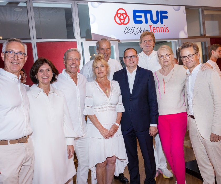 Oberbürgermeister gratuliert Tennisriege des ETuF zum 125-jährigen ...